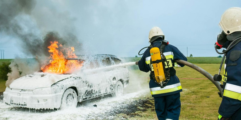 10 Cars With The Loudest Engines & 10 With The Quietest - WealthyDriver