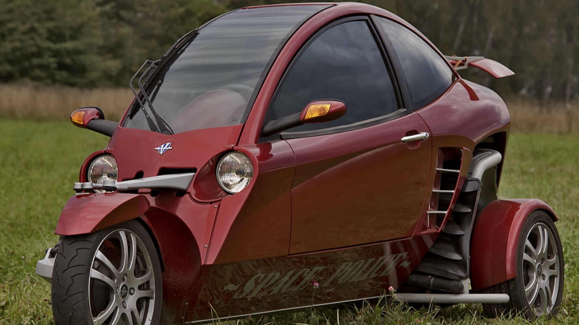 The Weirdest Three-Wheeled Cars That Shouldn't Be Road Safe But Are ...