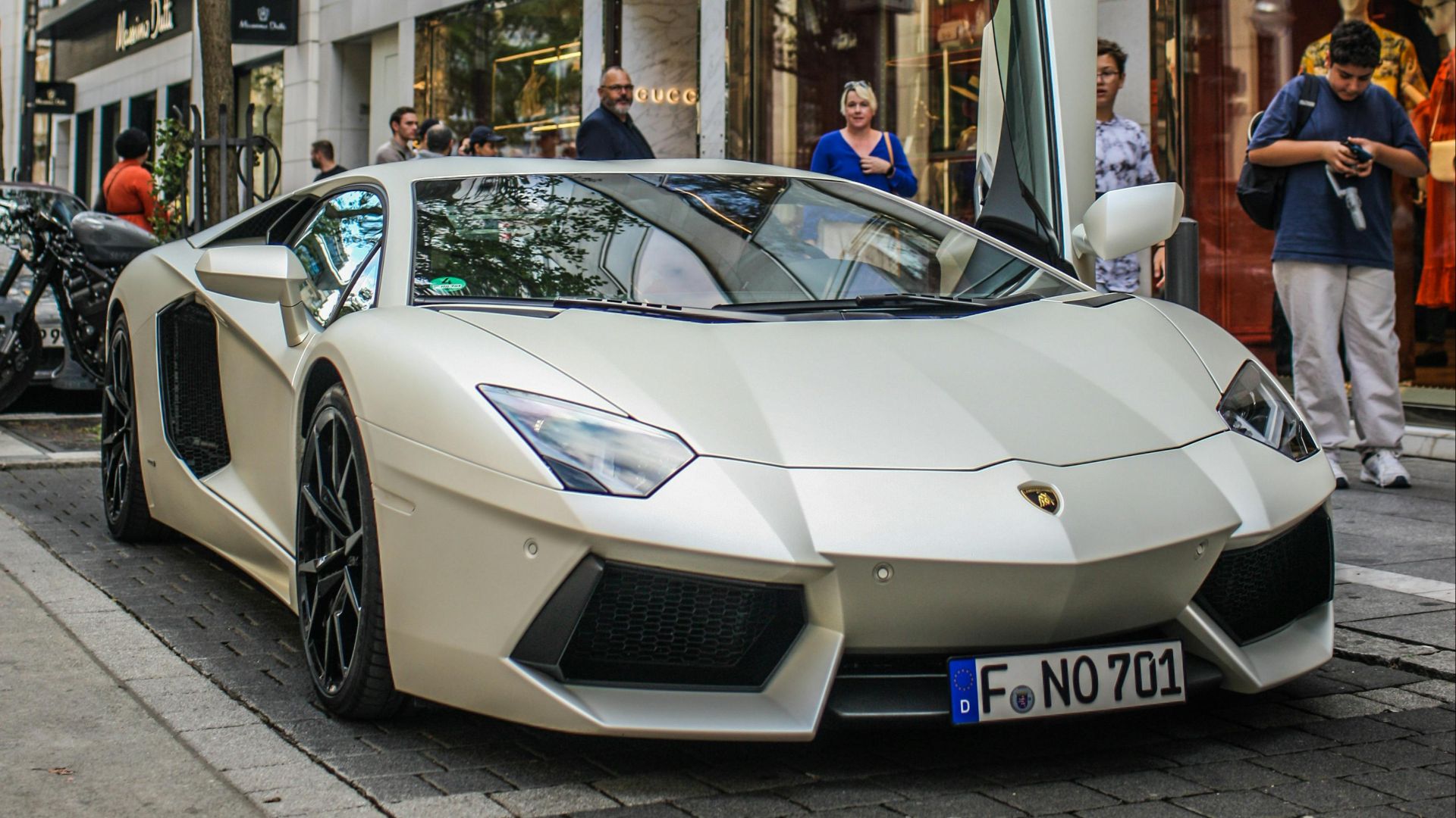20 Countries You're Most Likely To Catch Sports Cars On The Street ...