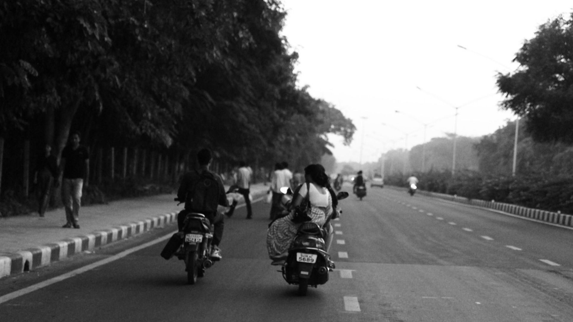 20 Countries That Drive On The Left Side of the Street - WealthyDriver