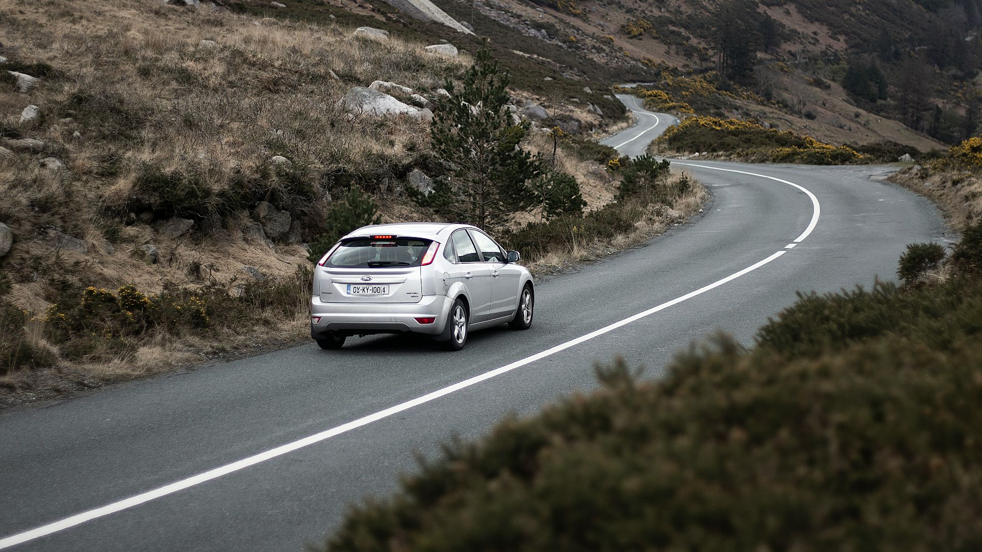 20 Countries That Drive On The Left Side of the Street - WealthyDriver