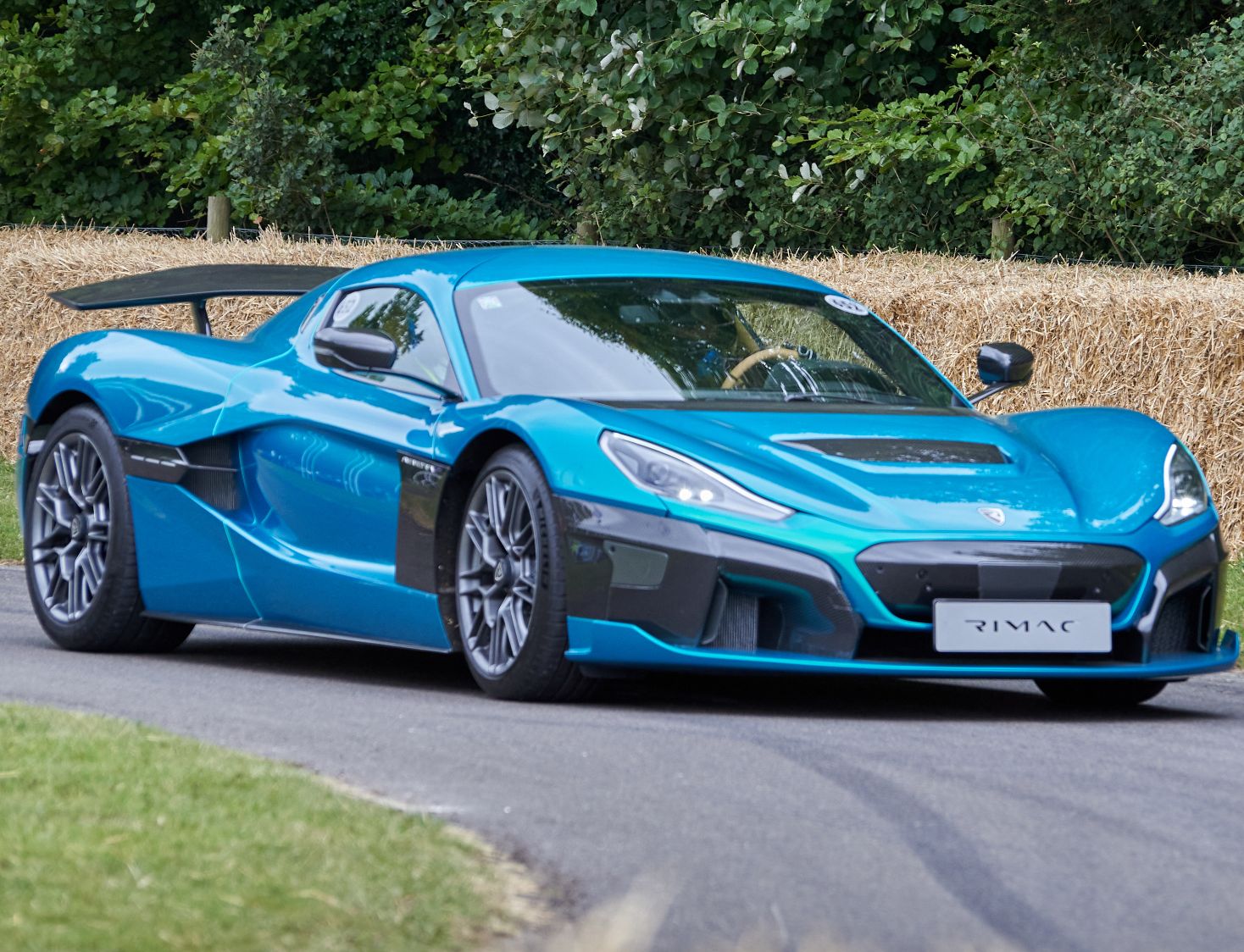 10 Cars That Are Automatic Status Symbols & 10 You'd Be Embarrassed ...